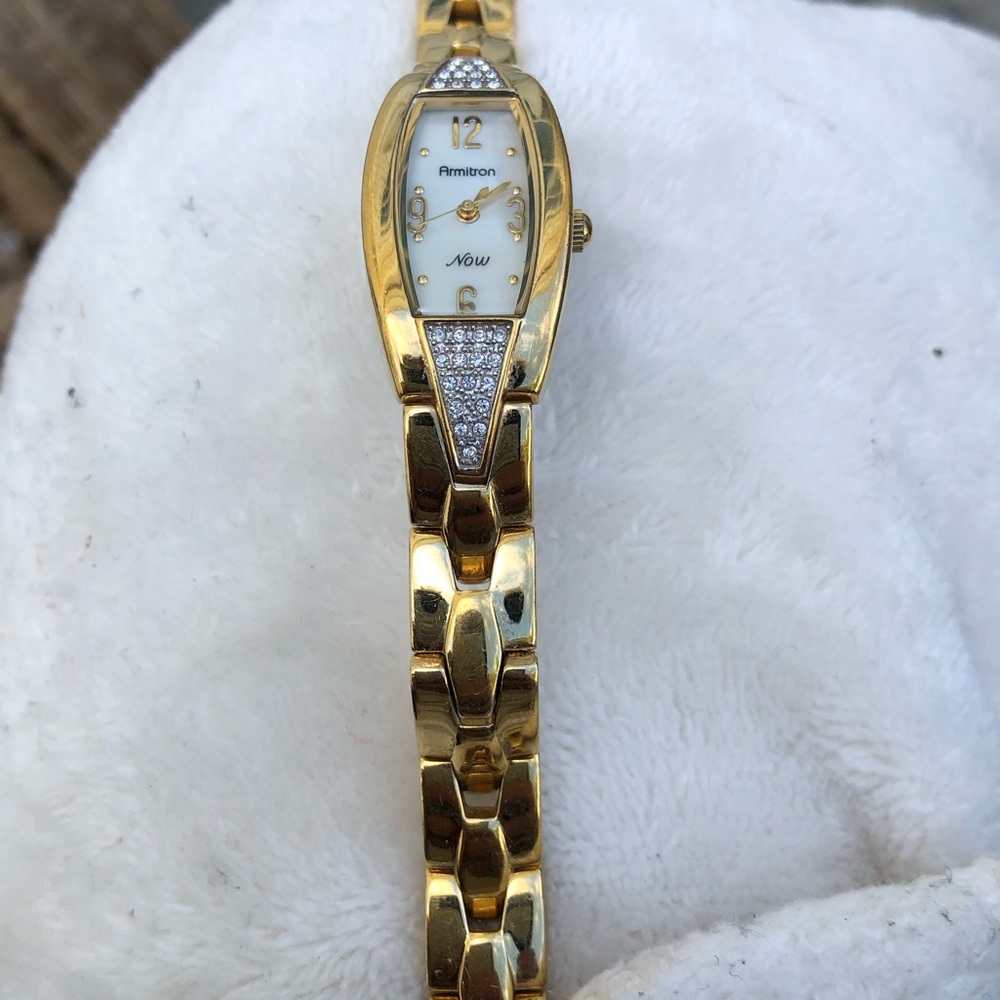 Vintage Womens 80s Armitron By Seiko Diamknd 14k G - Gem